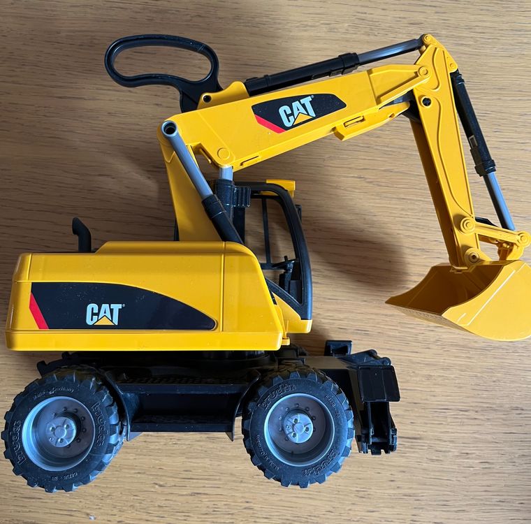 Bruder Bagger mit Räder (Gebraucht) in für CHF 15 – mit Lieferung auf ...