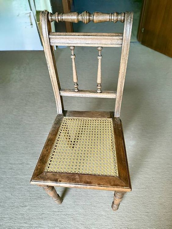 Antiker Stuhl mit Wiener Geflecht (Jonc) (Gebraucht) in Münsingen für CHF 40 – nur Abholung auf ...