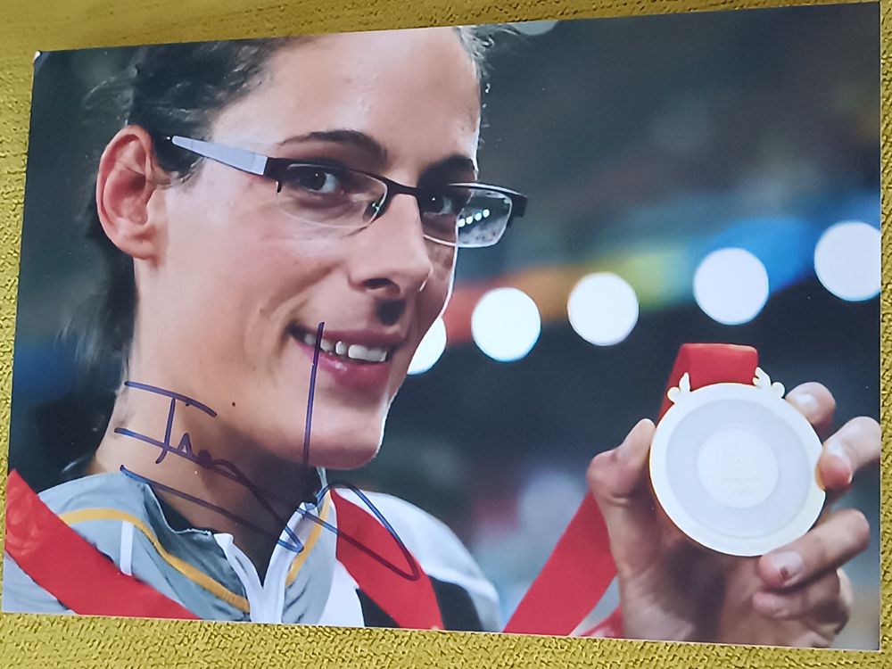 Tia Hellebaut - Olympia Gold (Gebraucht) in Menziken für CHF 7.9 – mit ...