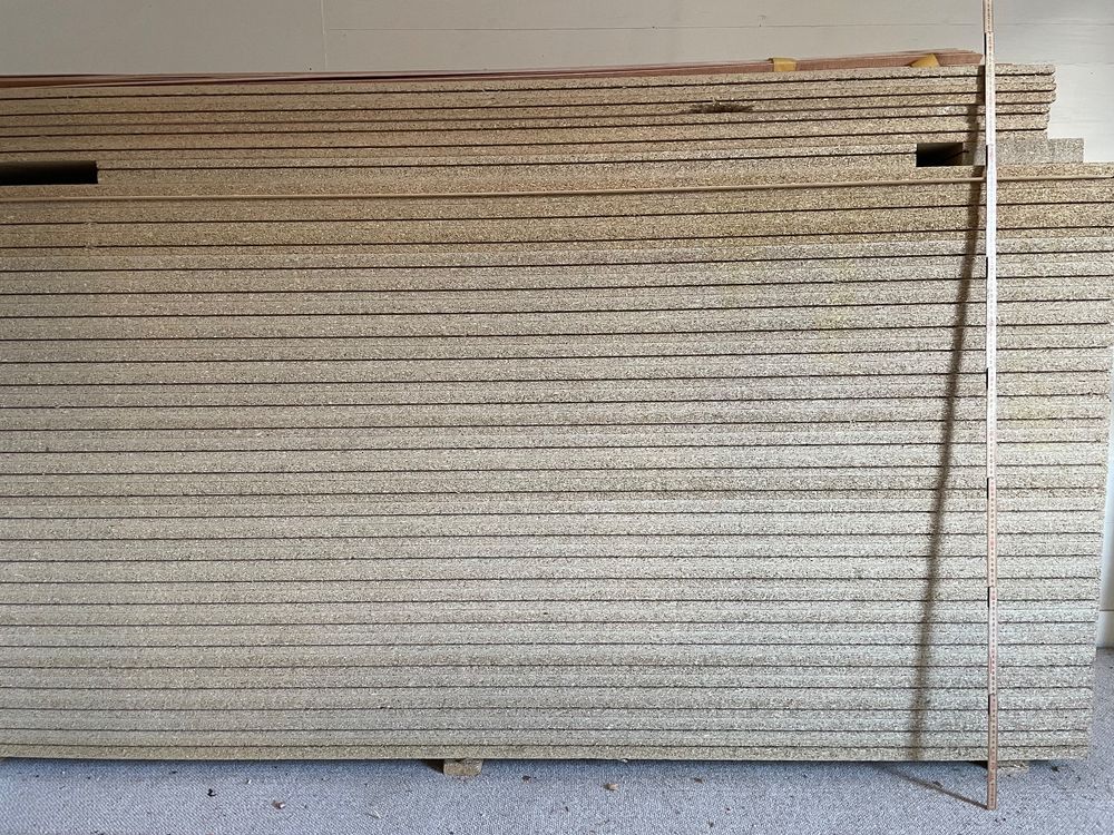 Spanplatten neuwertig, vorgenutet, 43mm dick, 45 m2 (Gebraucht) in ...
