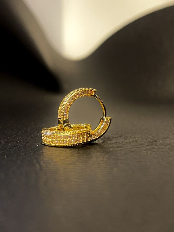 Goldene Creolen Ohrringe mit Zirkonia besetzt 21karat v. (Neu und originalverpackt) in Hemmental ...