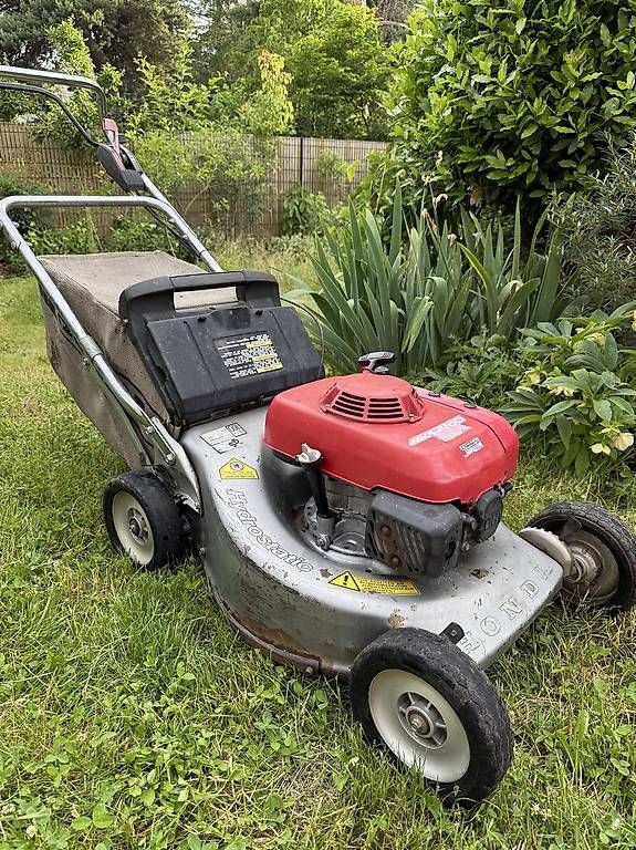 Honda HRA 2160 Hydrostatic Révisée et prête pour la saison (Gebraucht ...