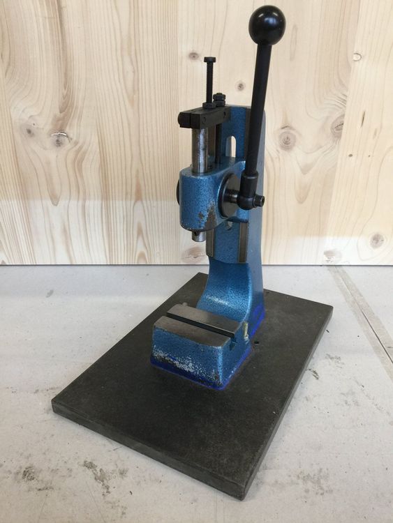 Hebelpresse Handpresse Montage Stanzen (Gebraucht) in für CHF 51 – nur ...