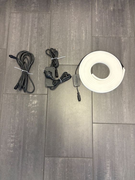 Philips hue Outdoor Lightstrip 5 Meter (Gebraucht) in Birmensdorf ZH ...