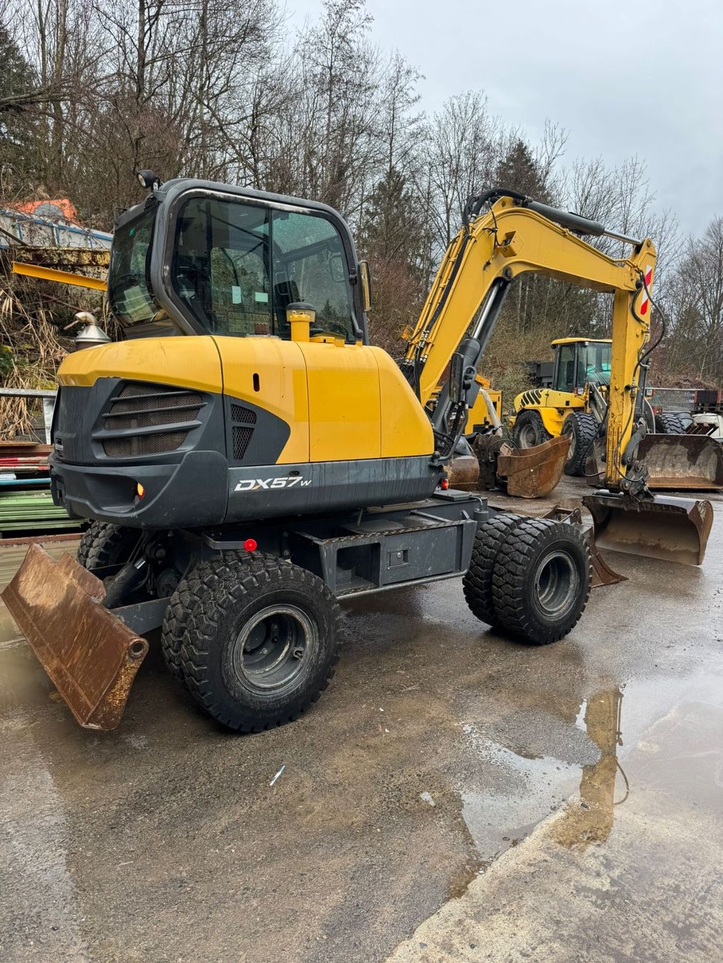Doosan DX57 6.8tonnen mit 1x tief & 1x schwenklöffel (Gebraucht) in Egg ...