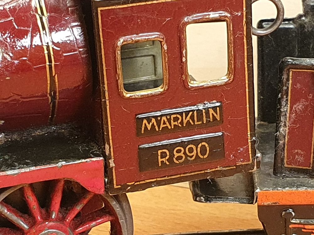 Märklin Lokomotive R890. Defekt (Defekt) in Riehen für CHF 10 – mit ...