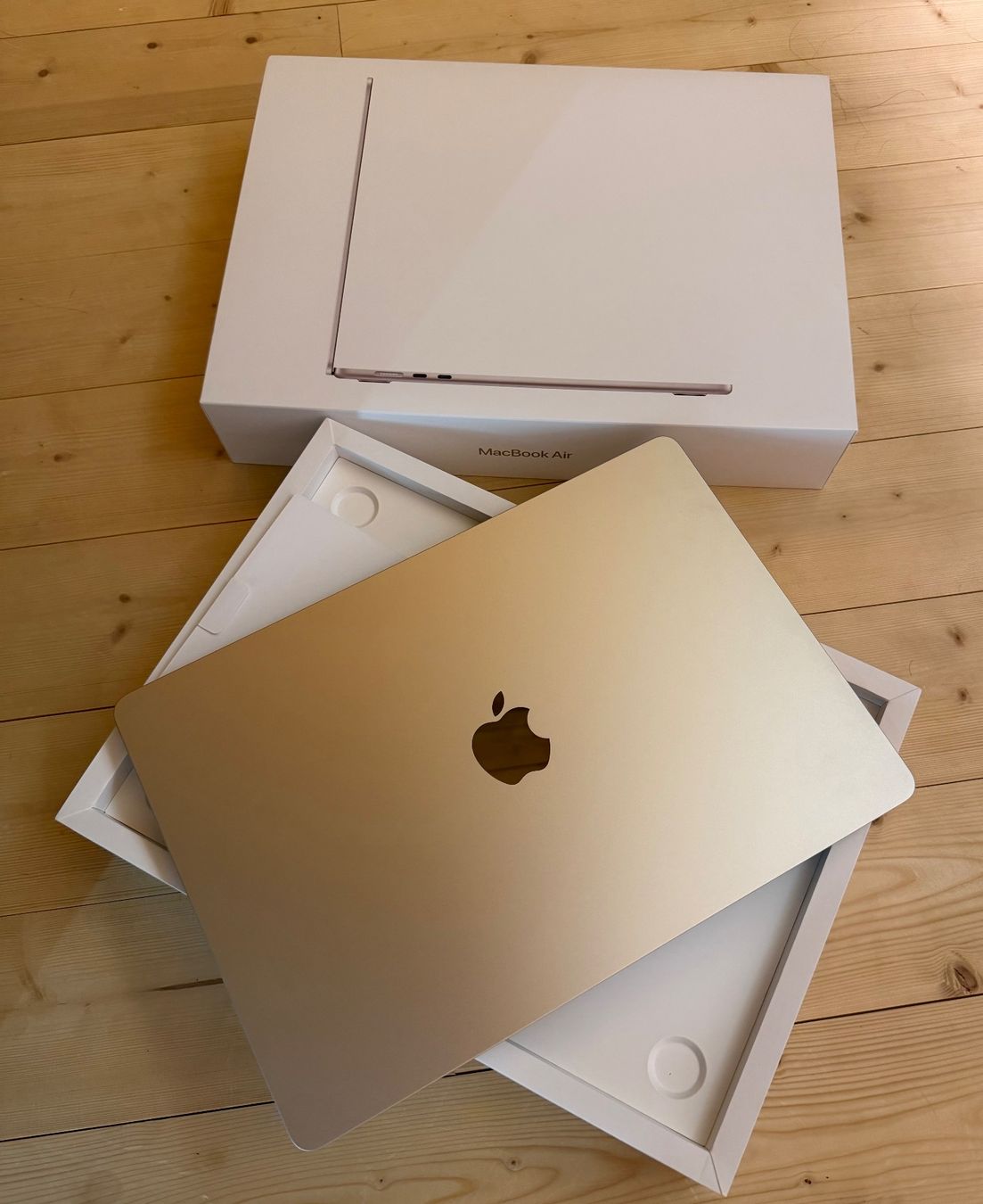MacBook Air 15.3", 24 Gb, 1TB, 10-core Graifk, 70W, CH, (Neu (gemäss ...