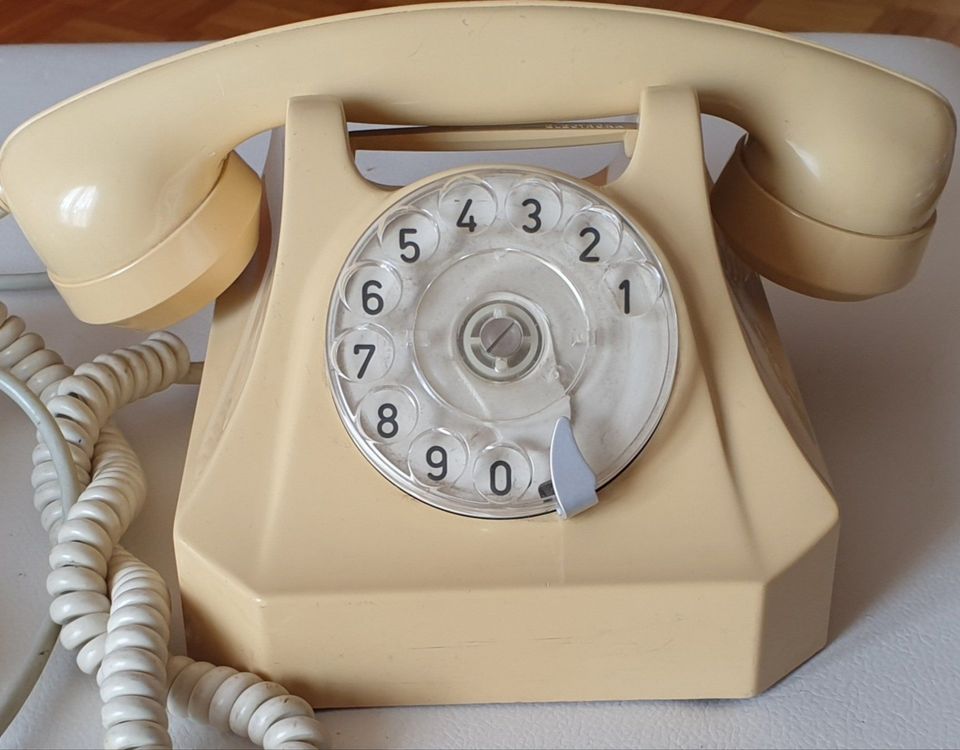 Vintage Telefon aus 60er und 70er Jahren (Gebraucht) in Zürich für CHF ...