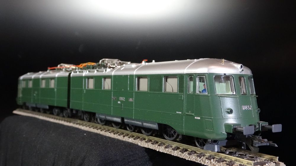 Roco 43770, SBB, Ae 8/14 11852, dunkelgrün, Digital, Vitrine | Kaufen ...