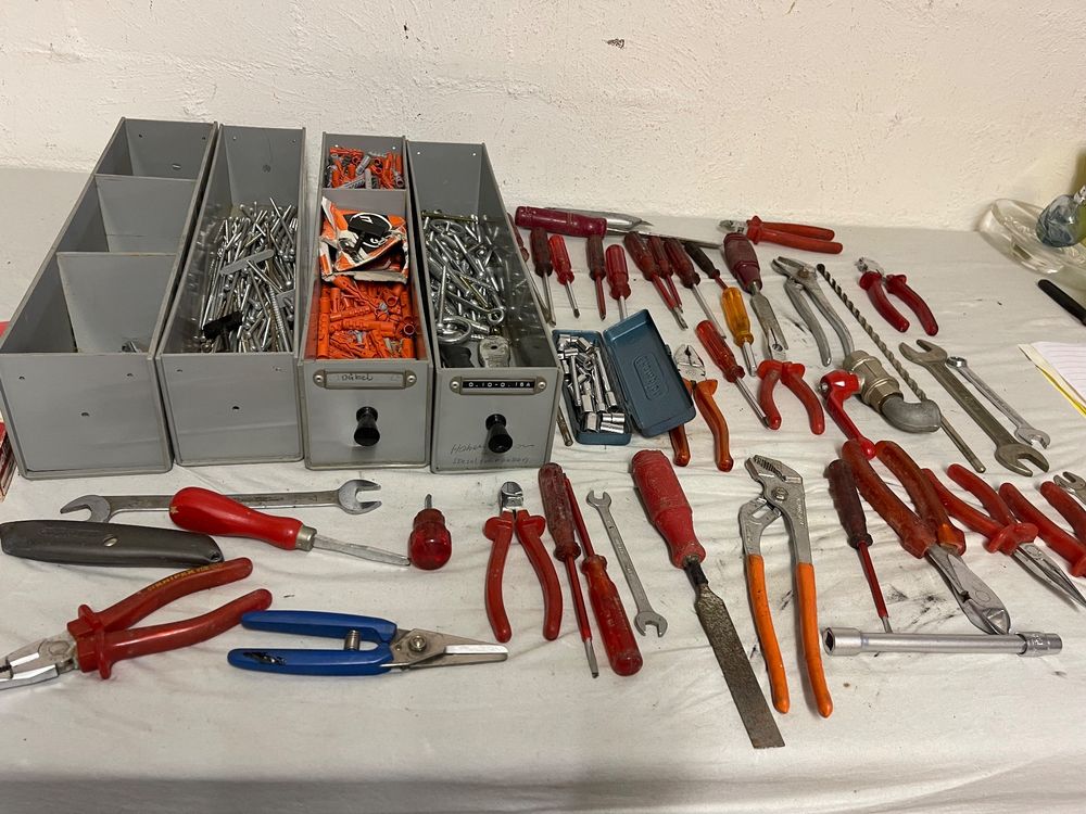 Werkzeuge Nr (102) (Gebraucht) in Effretikon für CHF 20 – nur Abholung ...