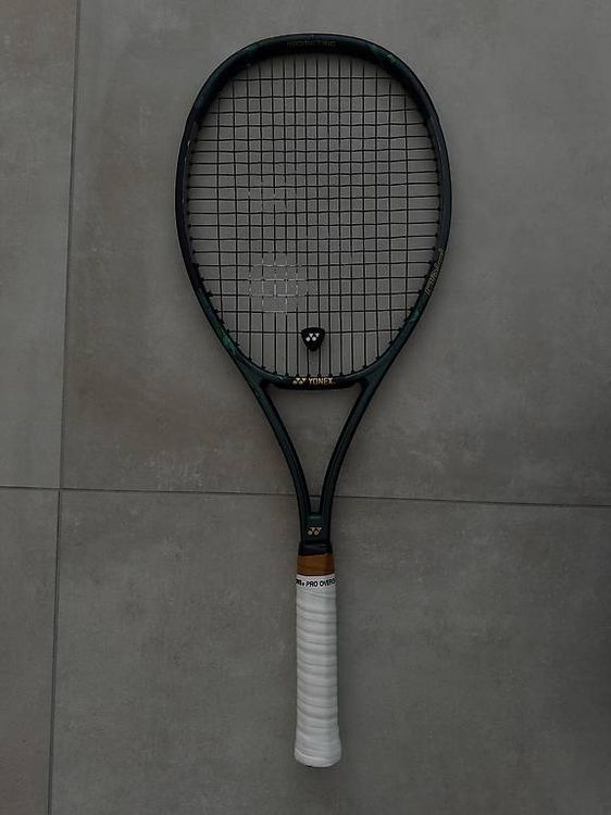 Yonex VCore Pro 97 (330gr) (D'occasion) à Leytron pour CHF 75 – retrait ...