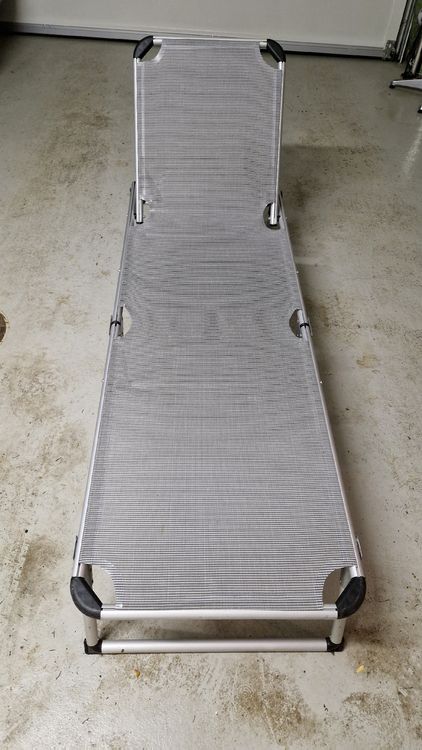 Klappbare Sonnenliege Liegestuhl Alu Strand Camping (Gebraucht) in Dussnang für CHF 5 – nur ...