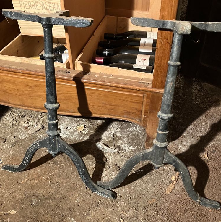 2 pieds de table de bistro en fonte (D'occasion) à Vogorno pour CHF 80 ...