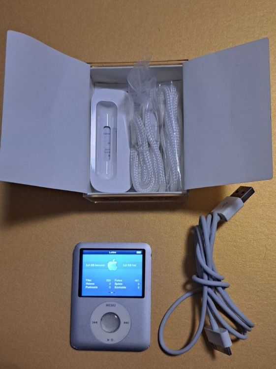 Ipod Modell MA980 (8GB) mit USB Kabel (Gebraucht) in Biel/Bienne für ...