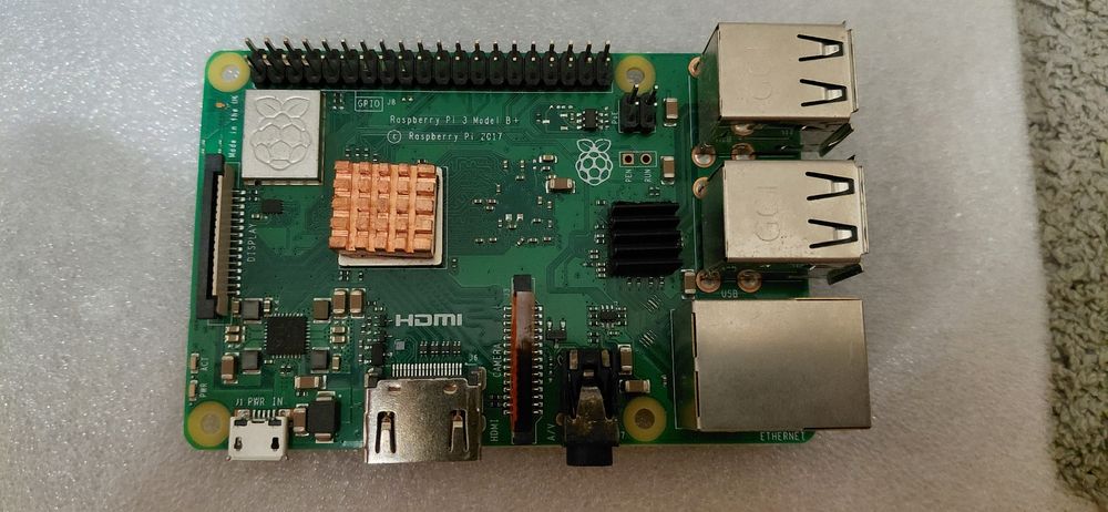 Raspberry pi 5 et 3 avec plusieurs ecrans (D'occasion) à Carouge GE ...