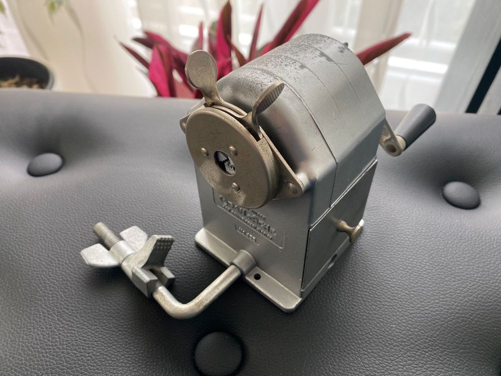 Antike Spitzmaschine CARAN D‘ACHE 455 Rarität (Gebraucht) in Dübendorf für CHF 65 – mit ...