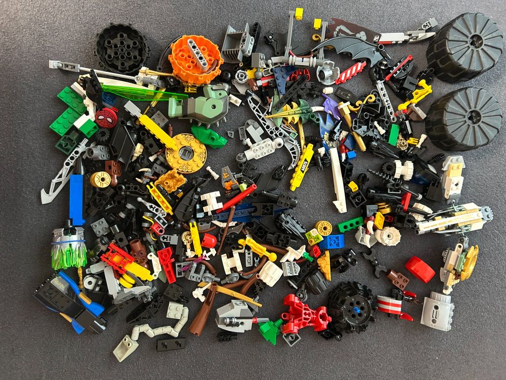 800 Gramm grosse und kleine Lego Bionicle Teile ab 1 Franken (Gebraucht) in Volketswil für CHF 2 ...