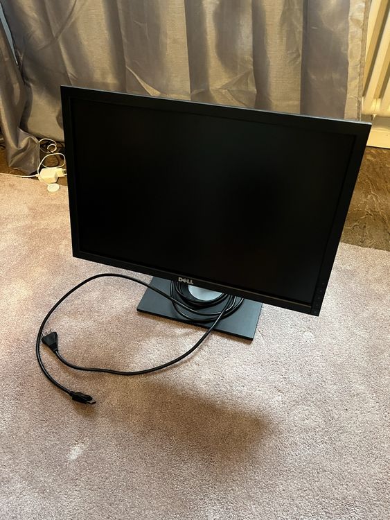 Dell P2210 Monitor + Soundbar | Kaufen auf Ricardo