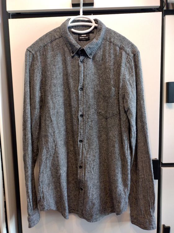 Graues Männerhemd (Gebraucht) in Siebnen für CHF 7 – mit Lieferung auf ...