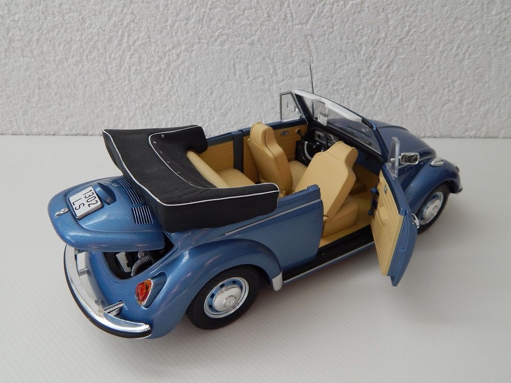 VW Käfer 1302 LS Cabriolet, Revell Metall-Sammlermodell 1:18 (Neu und ...