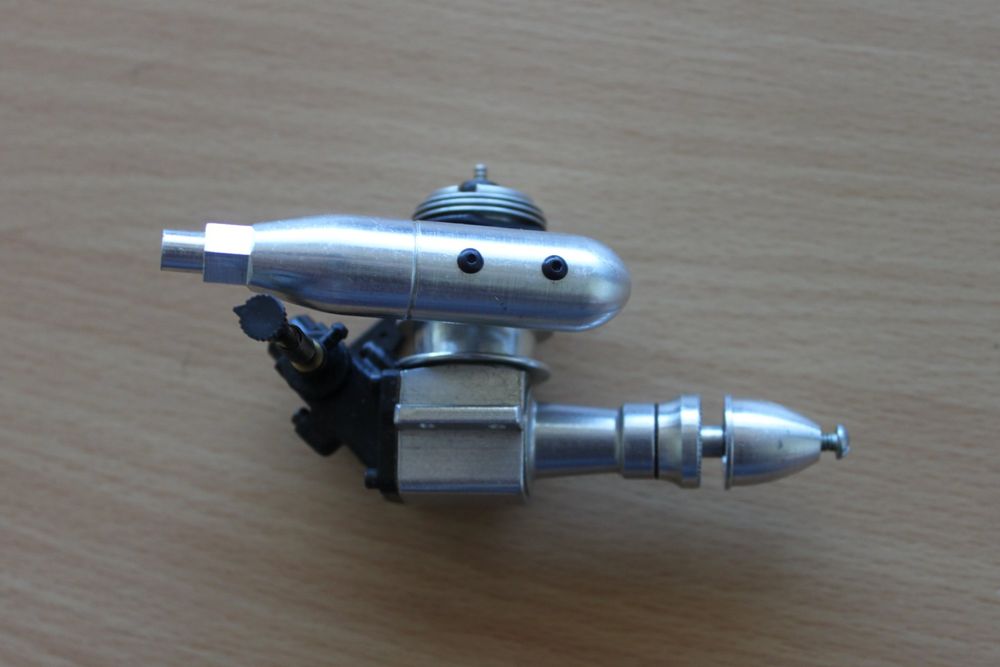 Modellmotor COX Queen Bee .074 m. Schalldämpfer No. 3701 (Neuf (Voir ...