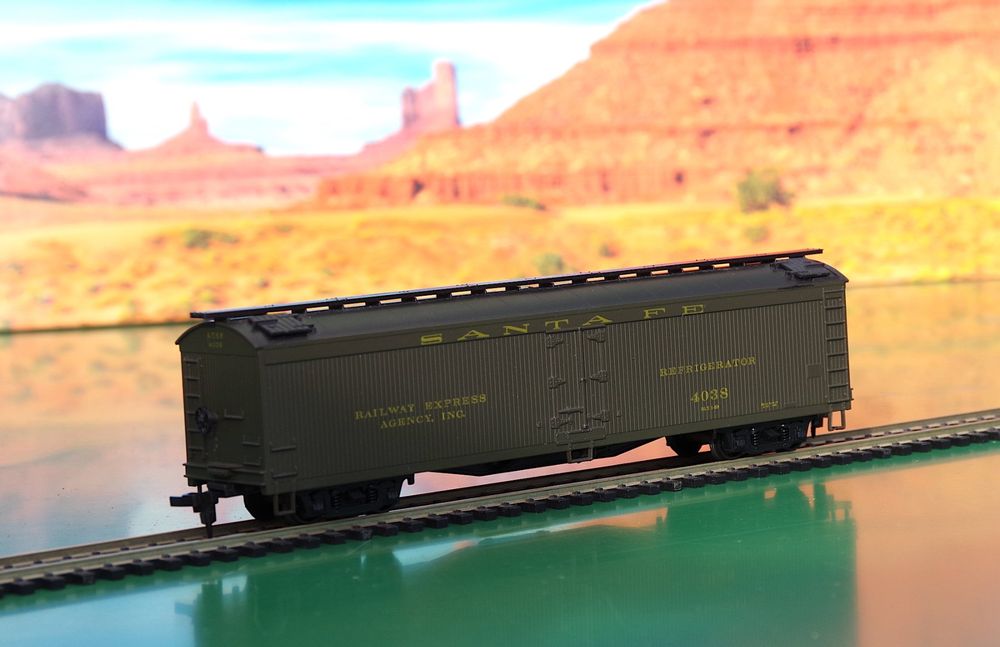 Athearn H0 Express Reefer Santa Fe ATSF/REA, Dampflok-Ära (Neu und ...