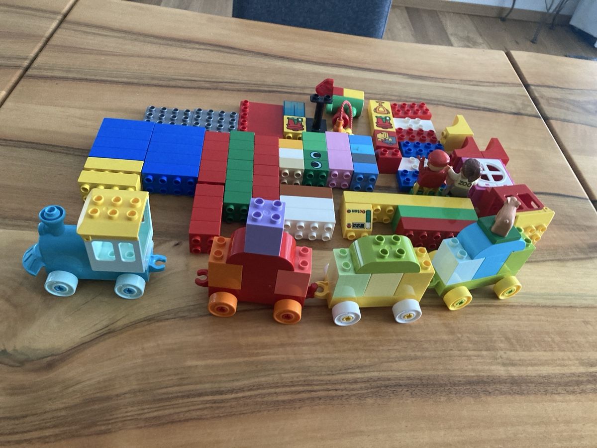 Grosses Lego Duplo Set - Eisenbahn und viele Steine! (Gebraucht) in Zuzwil SG für CHF 5 – mit ...