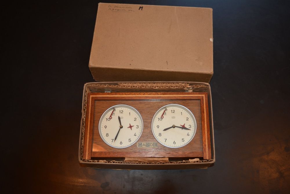 VINTAGE RUHLA GARDE SCHACHUHR IN ORIG: SCHACHTEL 60er JAHRE (Gebraucht ...