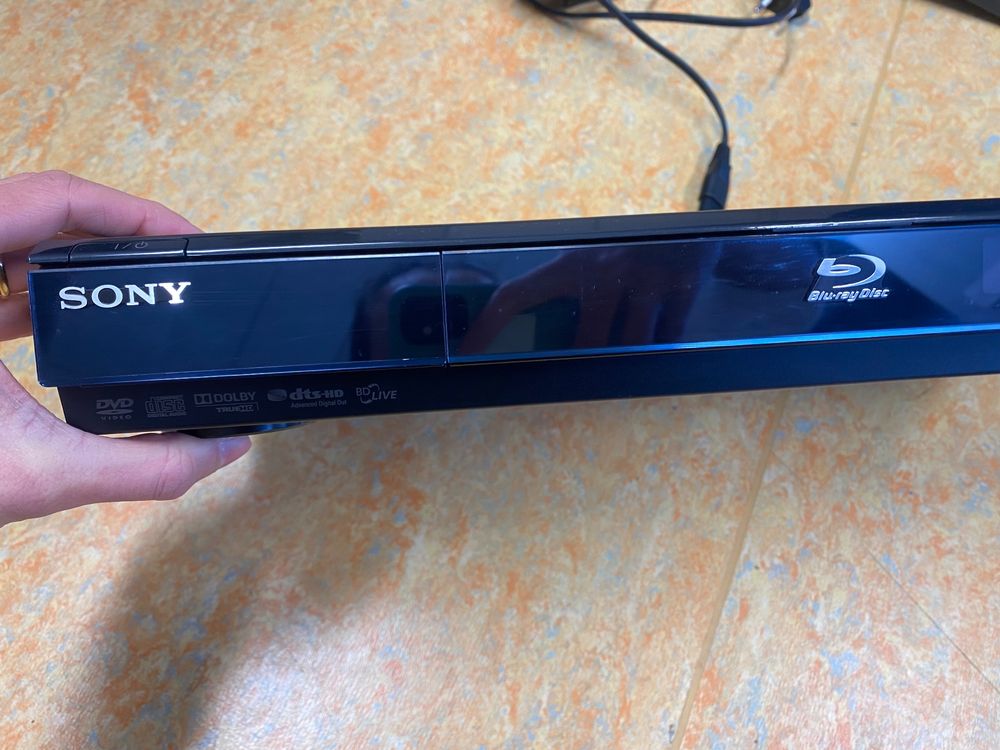 Sony Blue Ray Player incl. DVDs | Kaufen auf Ricardo