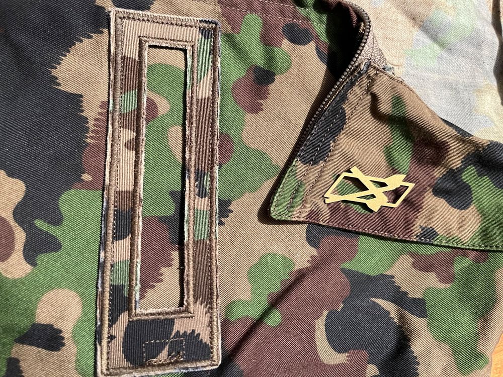 Uniform Oberteil TAZ 90 | Kaufen auf Ricardo