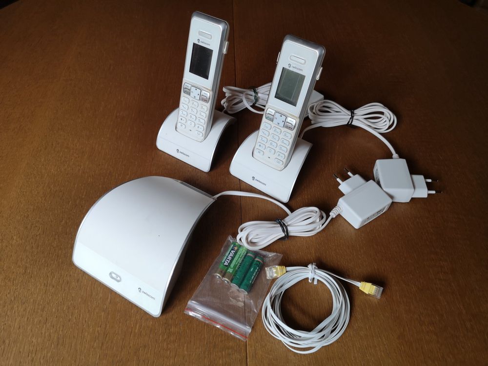Téléphones IP Swisscom Rousseau 300 avec sa base Rousseau 10 (Gebraucht ...