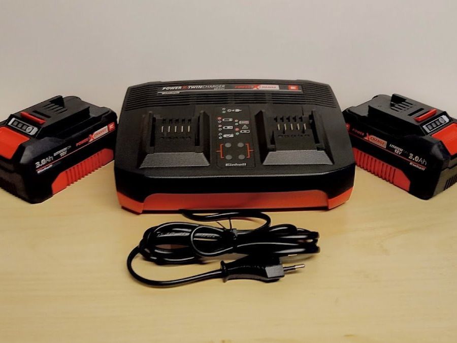 Einhell Power-X-Twincharger und 2x 18V / 3 Ah Akku (Gebraucht) in für ...