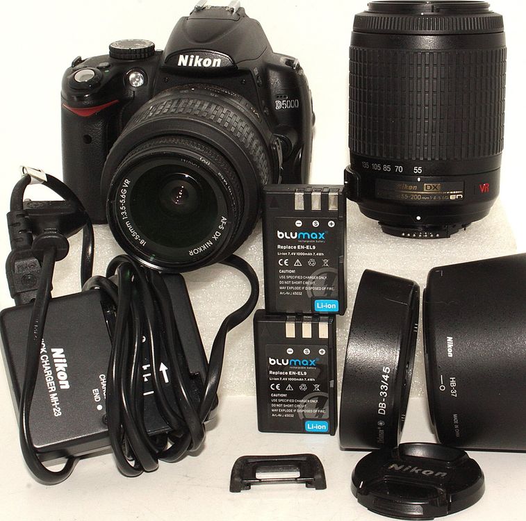 NIKON D5000 + DX 18-55 + DX 55-200 VR + Zubehör (Gebraucht) in ...