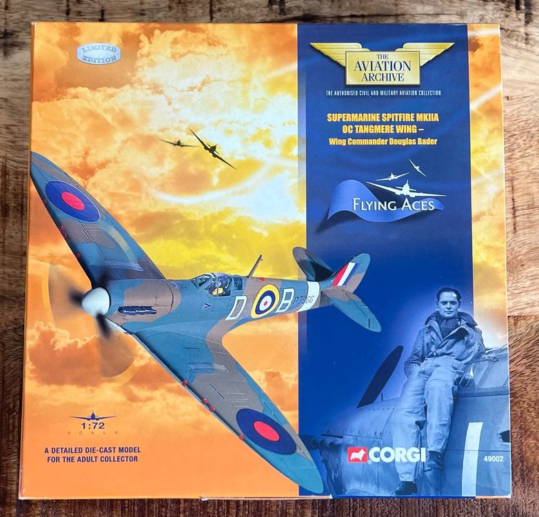 Corgi 49002 Supermarine Spitfire Mkii Raf „Douglas Bader“ (Neu und originalverpackt) in Laufen ...
