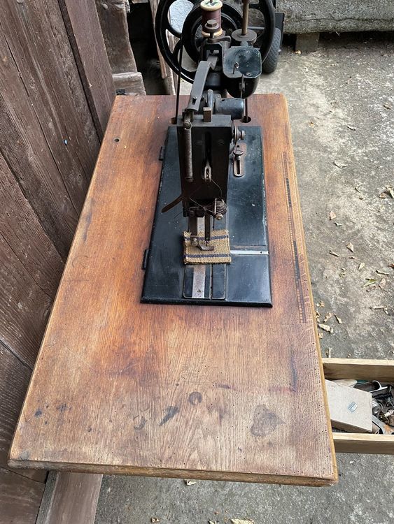 Antike Nähmaschine von Adler (Gebraucht) in Villmergen für CHF 75 – nur Abholung auf Ricardo kaufen