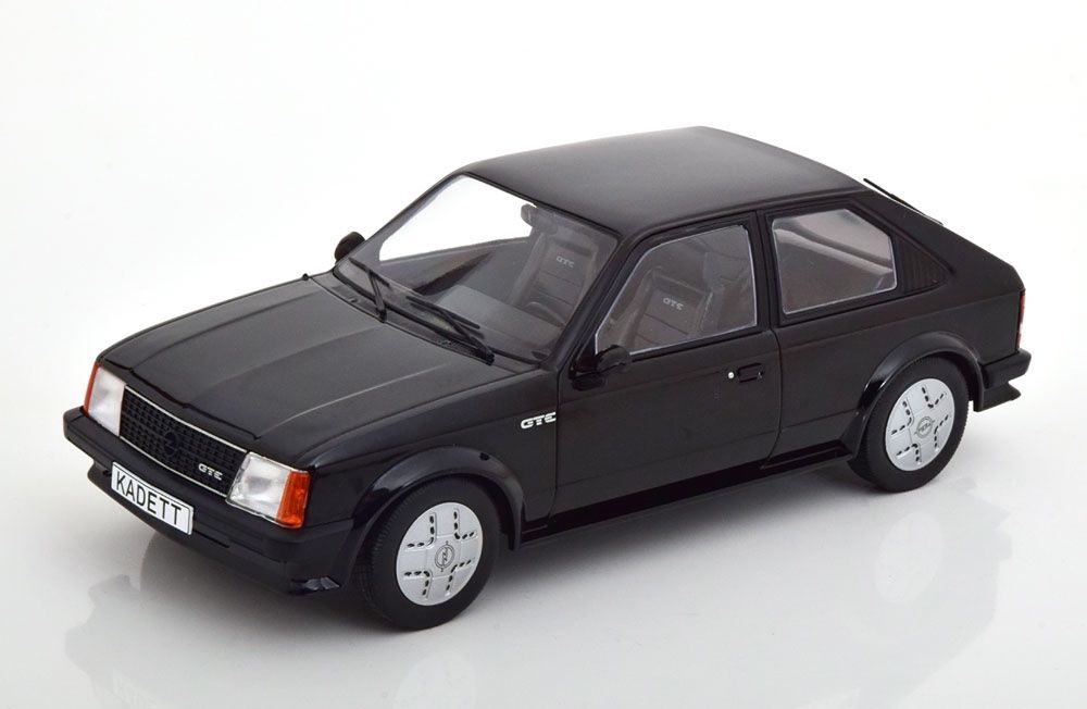 OPEL KADETT D GTE SCHWARZ 1983 1:18 MCG (Neu und originalverpackt) in ...