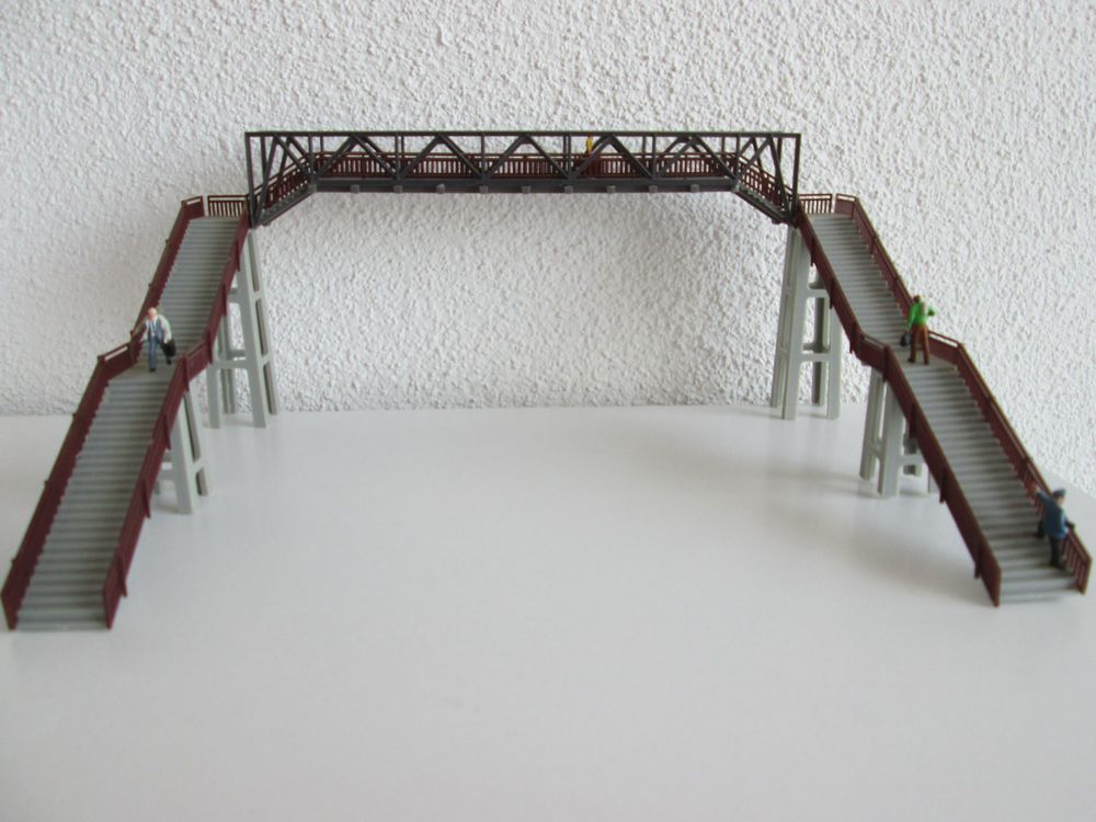 H0 Faller 120179 Kibri 45738 Fussgängerbrücke + Stellwerk (Gebraucht ...