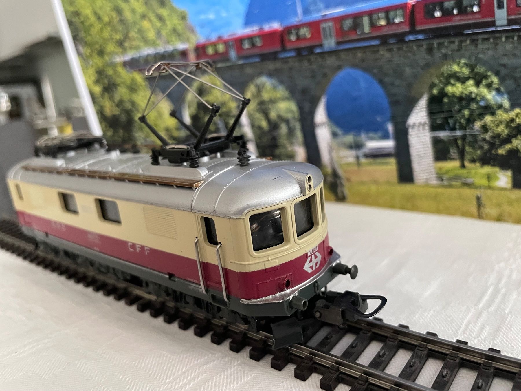 Lima H0: SBB Elektrolok Re 4/4 I TEE 10050 (Gebraucht) in Rorschach für ...