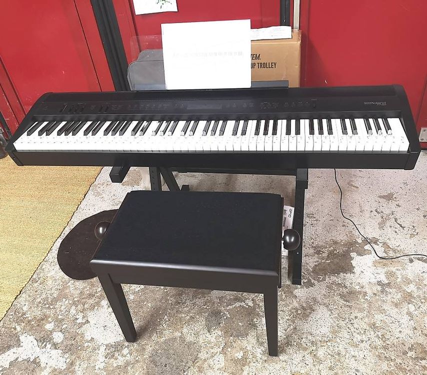 E-Piano Roland FP 60 inkl. Zubehör (Neu (gemäss Beschreibung)) in ...