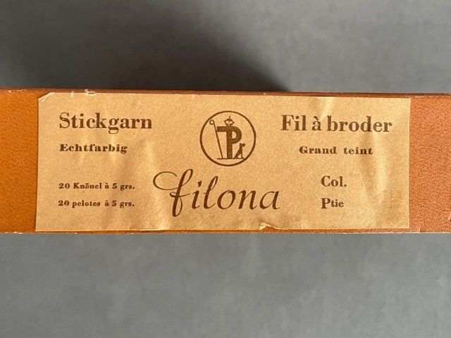 10 Strangen Stickgarn in drei Farben von "filona" (Neu (gemäss ...