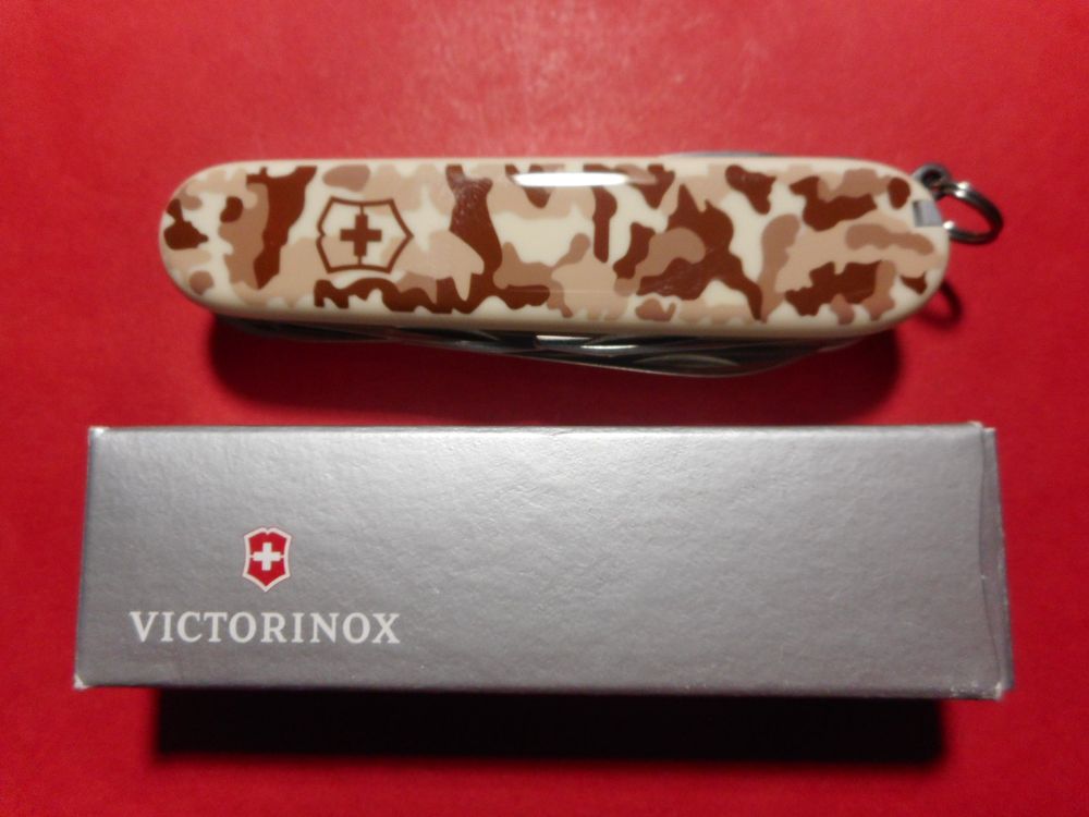 Victorinox Desert Camo Huntsman (Neu und originalverpackt) in Rotkreuz ...