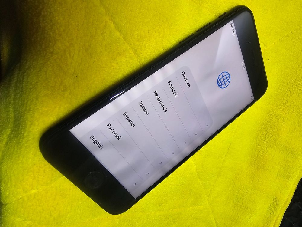 iPhone SE (3rd generation)‎ - LCD + Gehäuse mit Kamera (Gebraucht) in ...