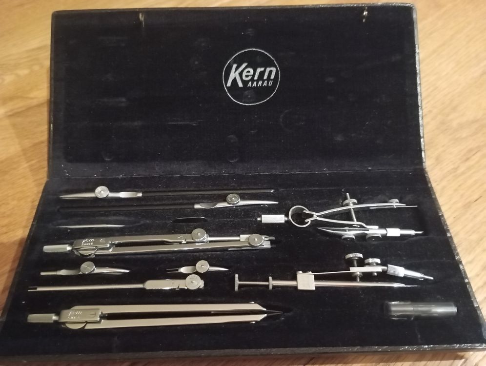 Kern Aarau Zeichenzirkel Set, komplett, Vintage Design (Neu (gemäss Beschreibung)) in Oberurnen ...