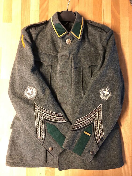 Waffenrock Feldweibel (Gebraucht) in Oberwil b. Büren für CHF 252 – nur ...