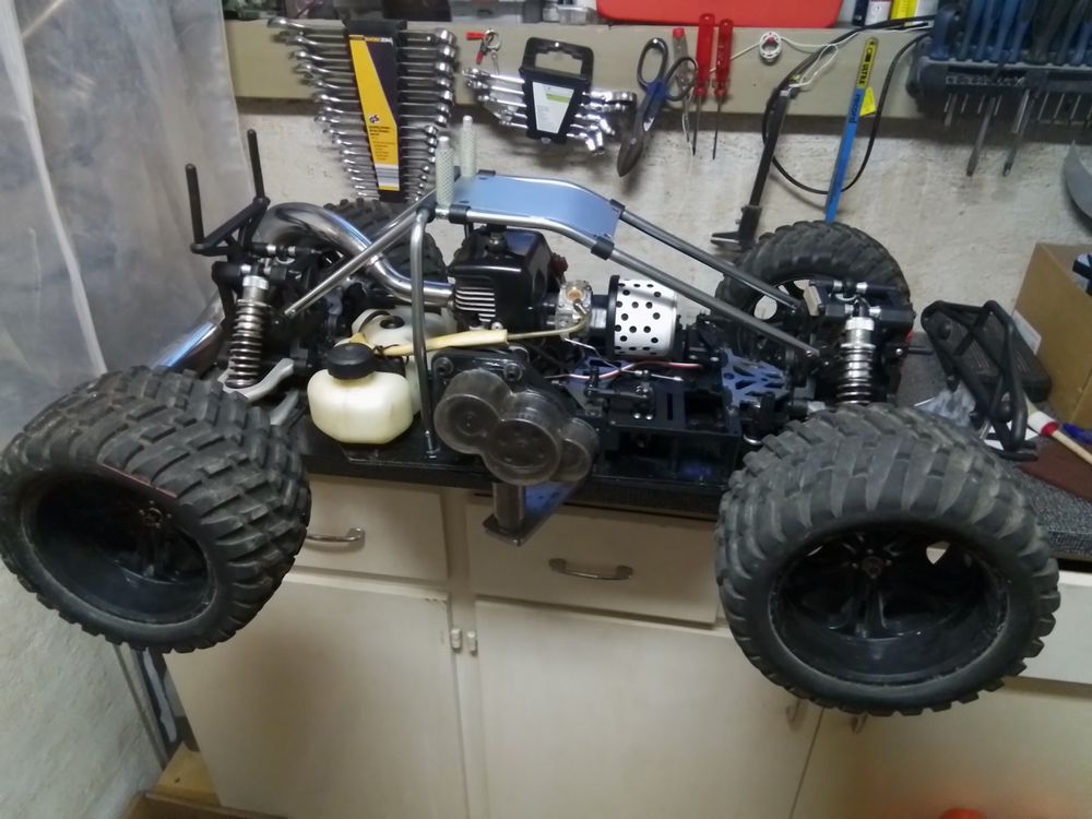 Reely Carbon Breaker zum verkaufen 1/5 30cc allrad (Gebraucht) in Herisau für CHF 250 – nur ...