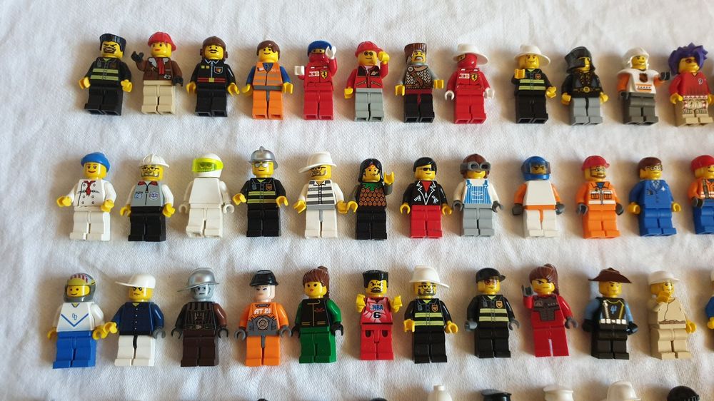 100 komplette LEGO Figuren Männchen Menschen Minifiguren (Gebraucht) in ...