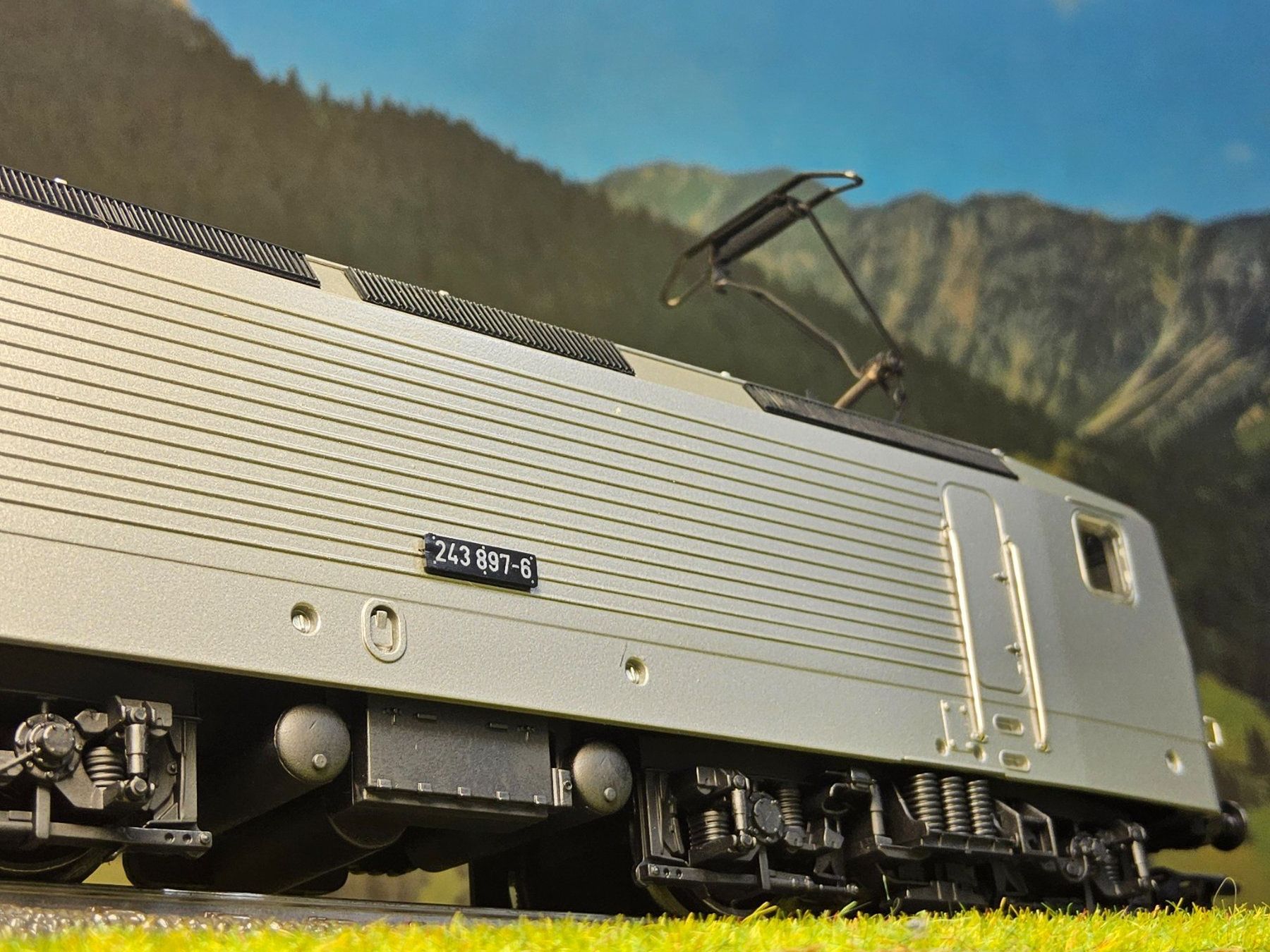Märklin 3444 _ DDR E Lokomotive BR 243 Metall Edition in OVP (Gebraucht ...