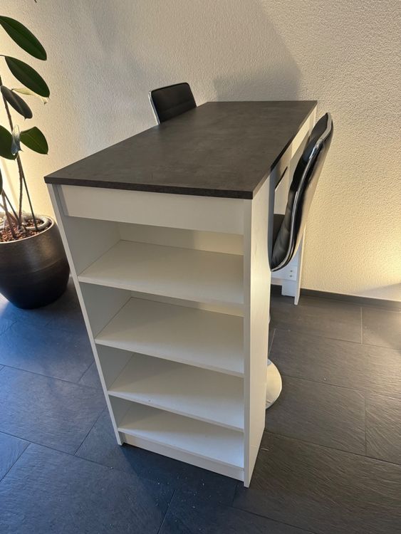 Bartisch mit zwei Barstühlen (Gebraucht) in Oberarth für CHF 200 – nur ...