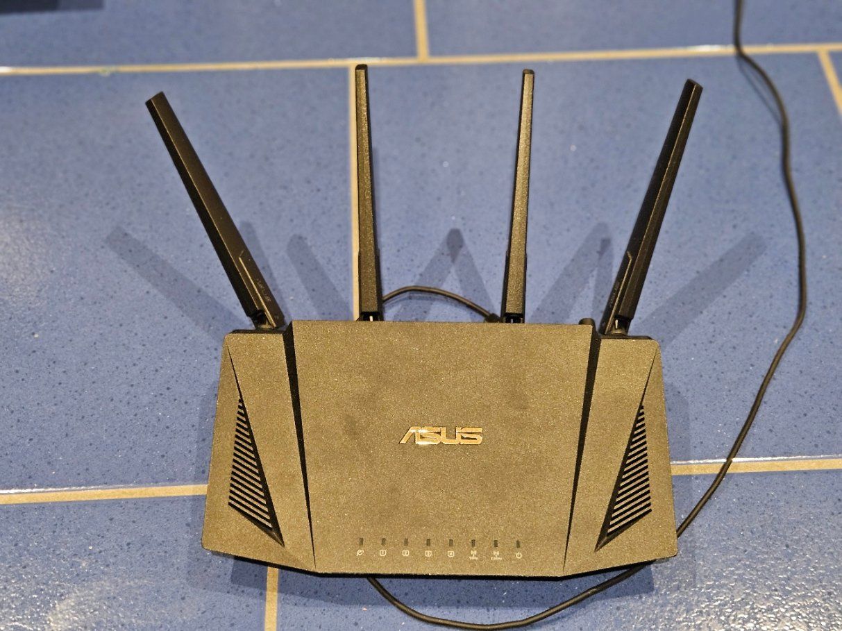 ASUS AX3000 Dual Band Wi-Fi Router für 5.-- (Gebraucht) in Buttikon SZ ...
