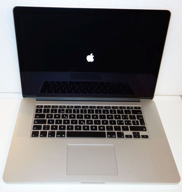 MacBook Pro 15'' Retina (A1398) - DEFEKT FÜR BASTLER (Defekt) in ...